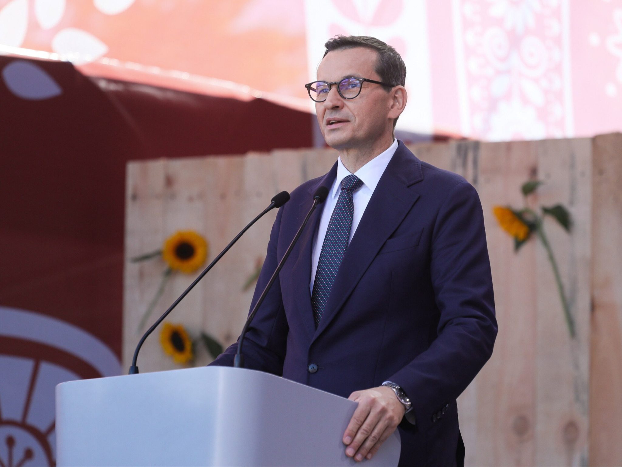 Mateusz Morawiecki o wizycie Donalda Tuska w Brukseli. „Pojechał ze swoim przybocznym, judaszem ...